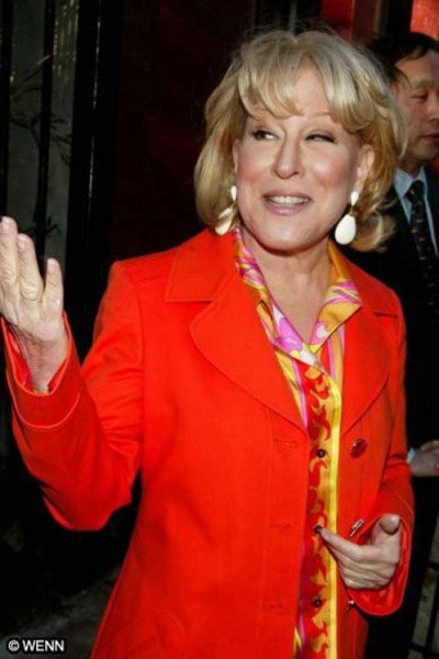 Bette Midler & Sarah Silverman Join Star-Studded Passover Benefit Event ...