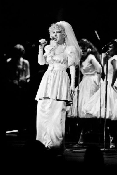 Video: From Boodles BonBon: Bette Midler & The Harlettes – Chapel Of ...